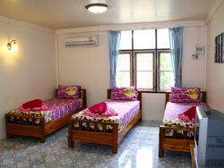 Pong Phen Guesthouse Kanchanaburi Thailand